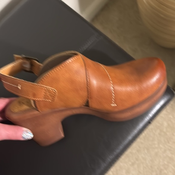 b.o.c. | Shoes | Tan Clogs Size 9 | Poshmark